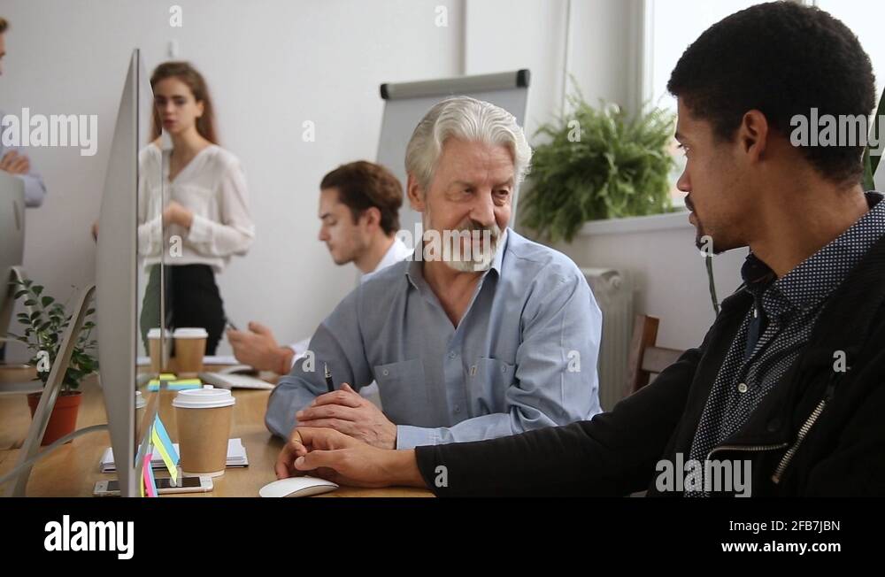 New employee training Stock Videos & Footage - HD and 4K Video Clips ...