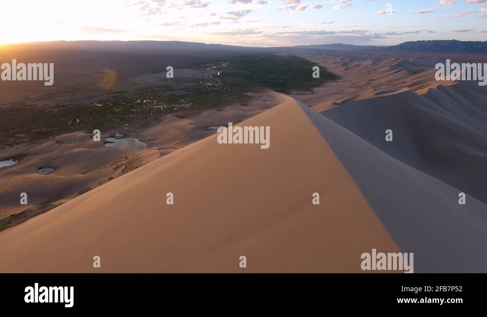 Dune oasis Stock Videos & Footage - HD and 4K Video Clips - Alamy