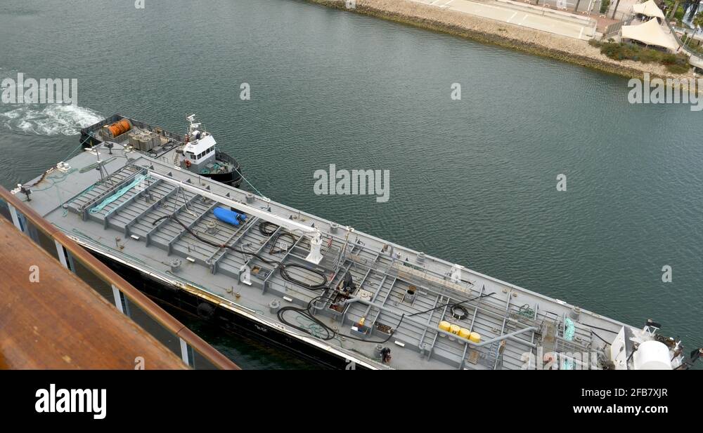 Refueling barge Stock Videos & Footage - HD and 4K Video Clips - Alamy