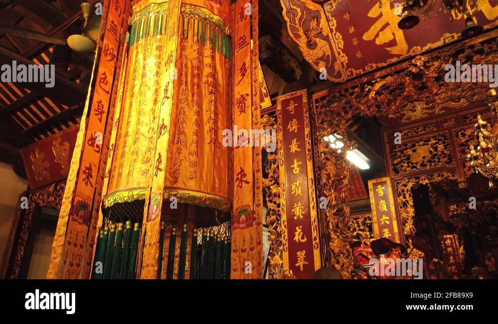 Chinese temple art Stock Videos & Footage - HD and 4K Video Clips - Alamy