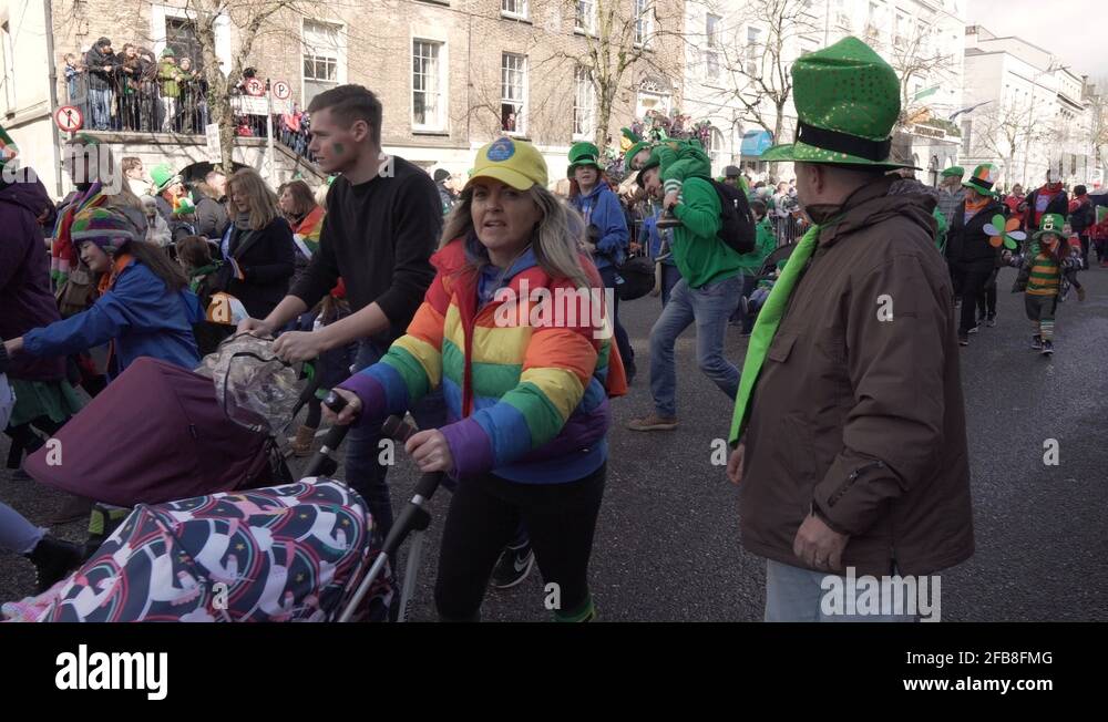Children marching Stock Videos & Footage - HD and 4K Video Clips - Alamy