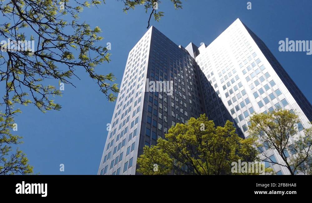 Sleek building Stock Videos & Footage - HD and 4K Video Clips - Alamy