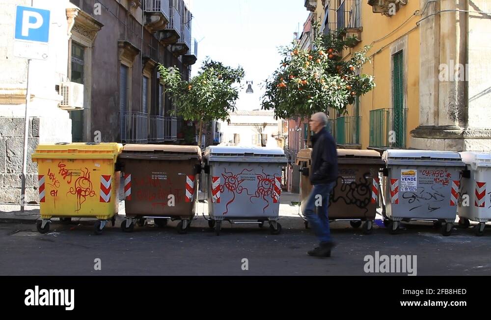 Garbage bin italy Stock Videos & Footage - HD and 4K Video Clips - Alamy