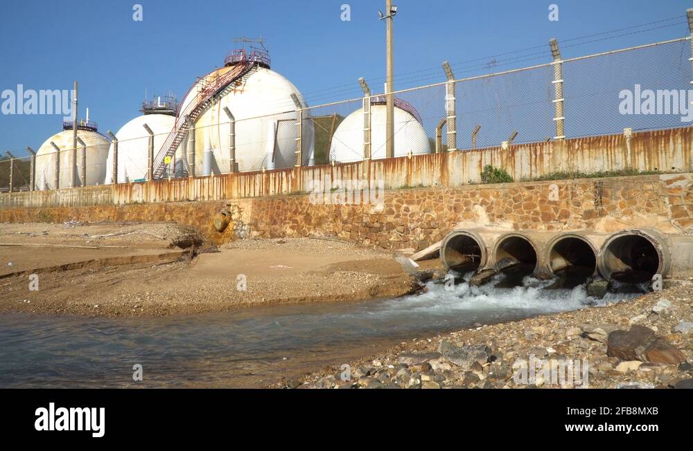 Sewage pipes into river Stock Videos & Footage - HD and 4K Video Clips ...