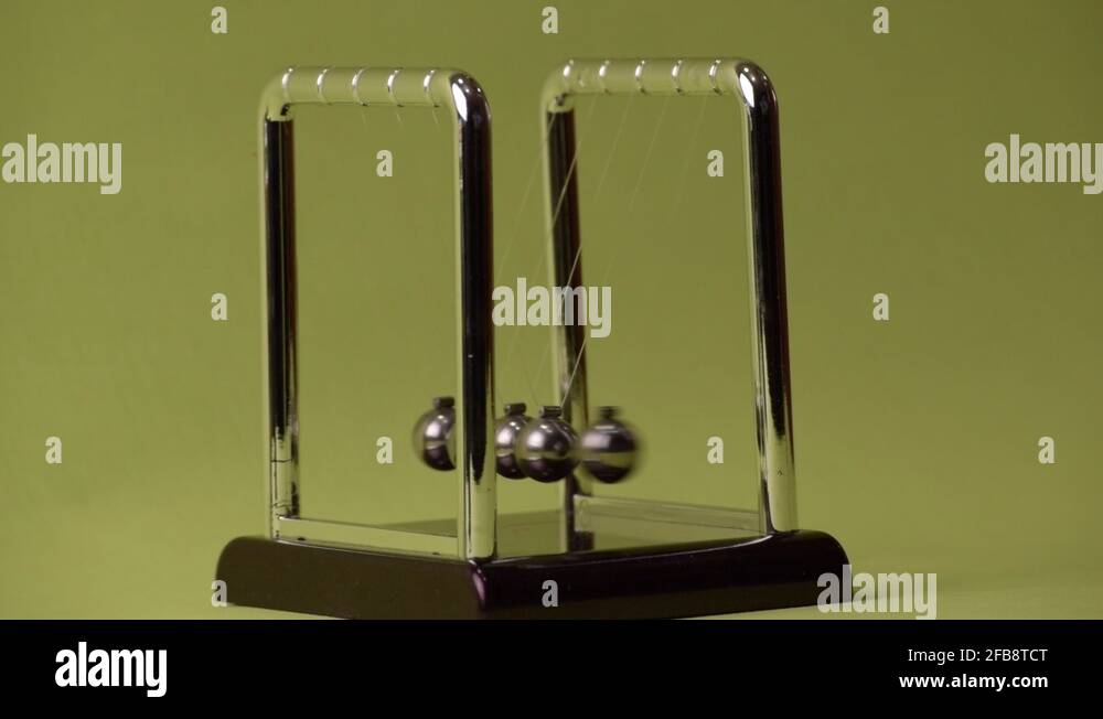 Demonstration of Newton's cradle work. Education, science and physics ...