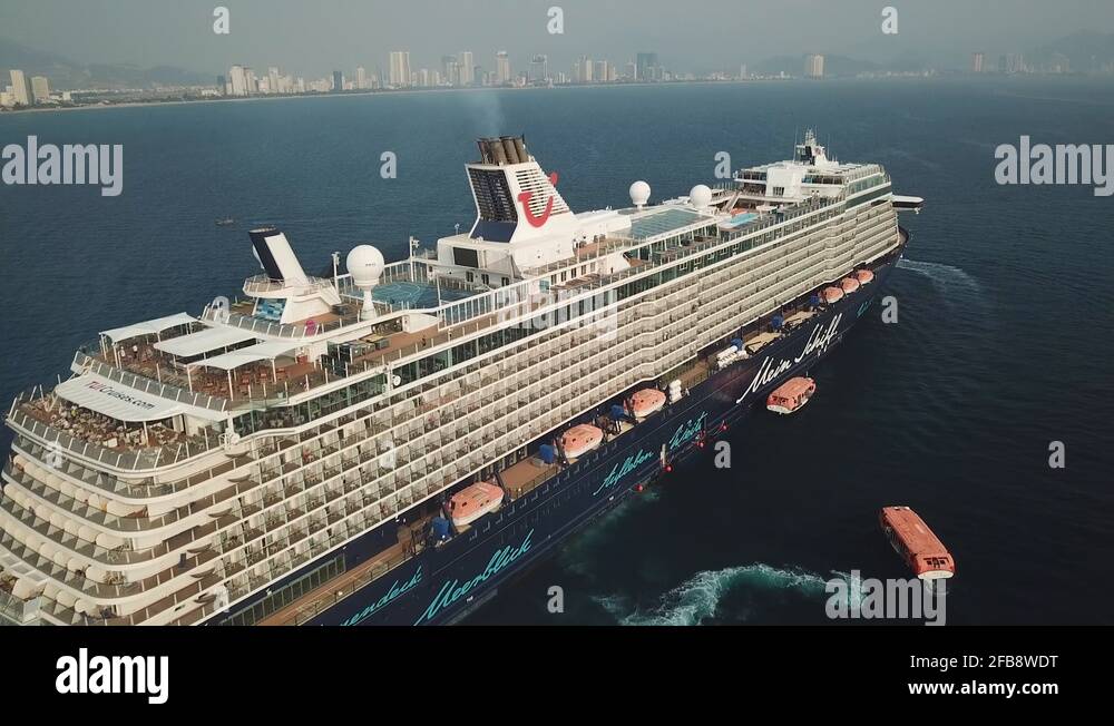 Modern cruise liner Stock Videos & Footage - HD and 4K Video Clips - Alamy
