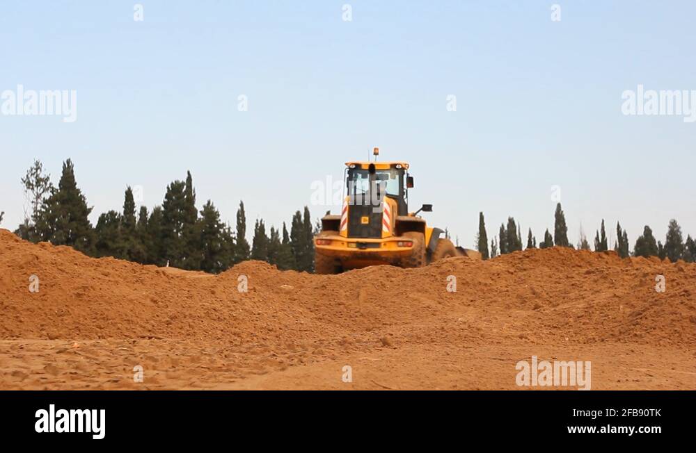 Digging vehicles Stock Videos & Footage - HD and 4K Video Clips - Alamy