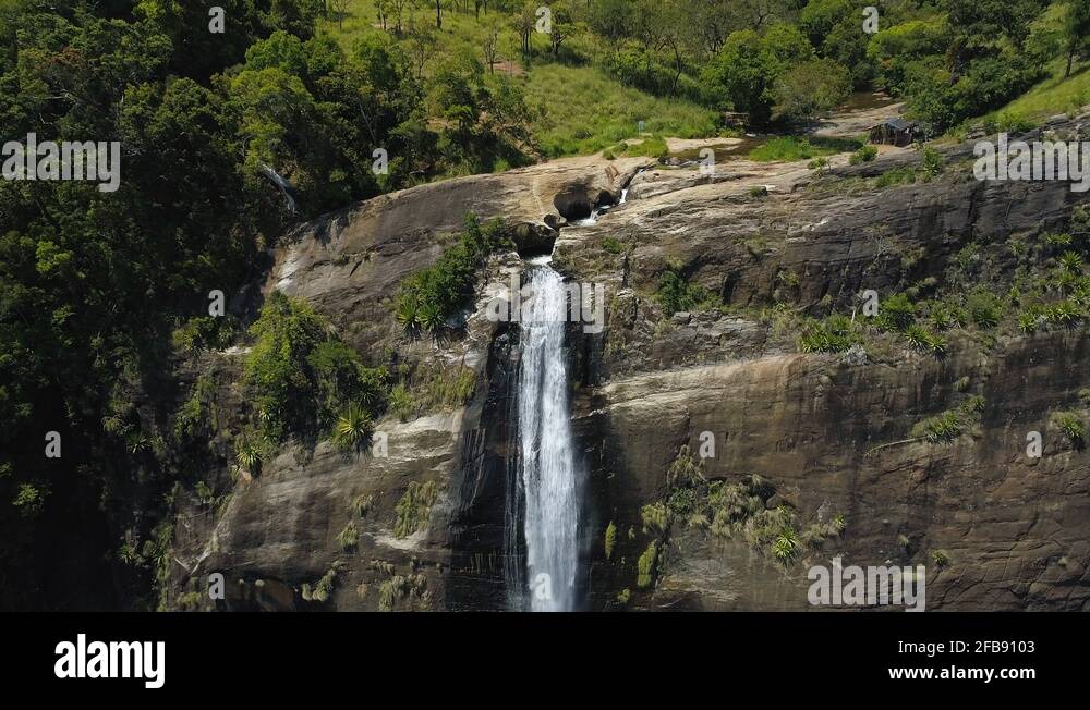 Diyaluma waterfall sri lanka Stock Videos & Footage - HD and 4K Video ...