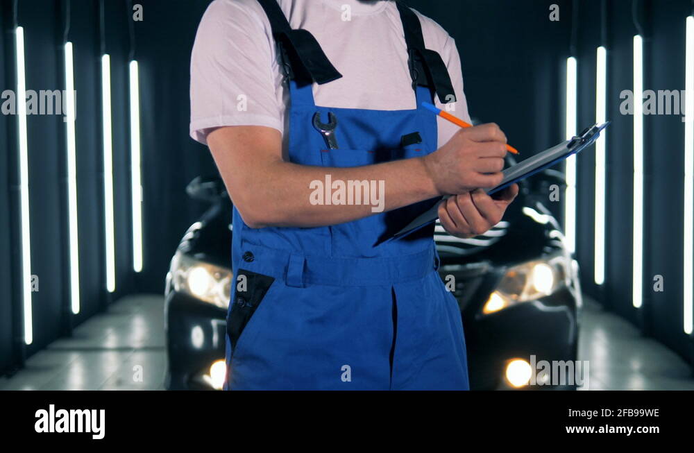 Fixing up cars Stock Videos & Footage - HD and 4K Video Clips - Alamy