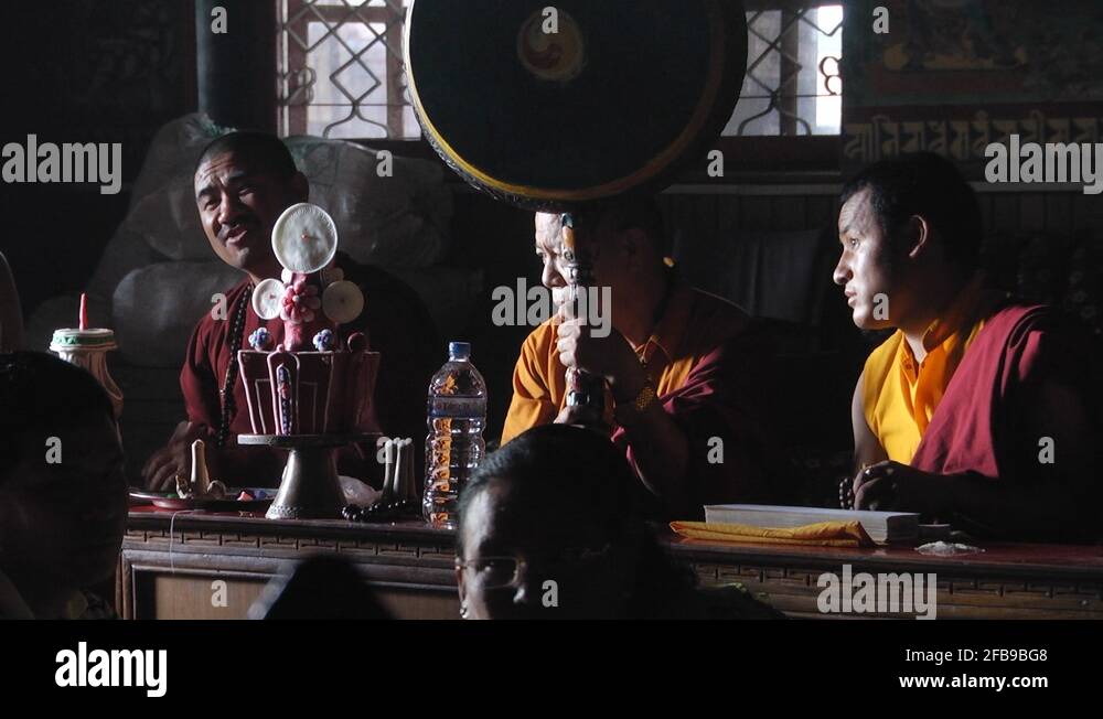 Monks inside temple Stock Videos & Footage - HD and 4K Video Clips - Alamy