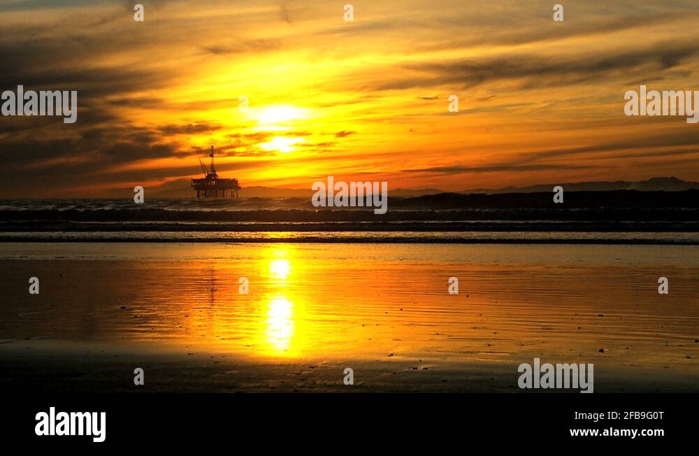 Offshore sunset Stock Videos & Footage - HD and 4K Video Clips - Alamy