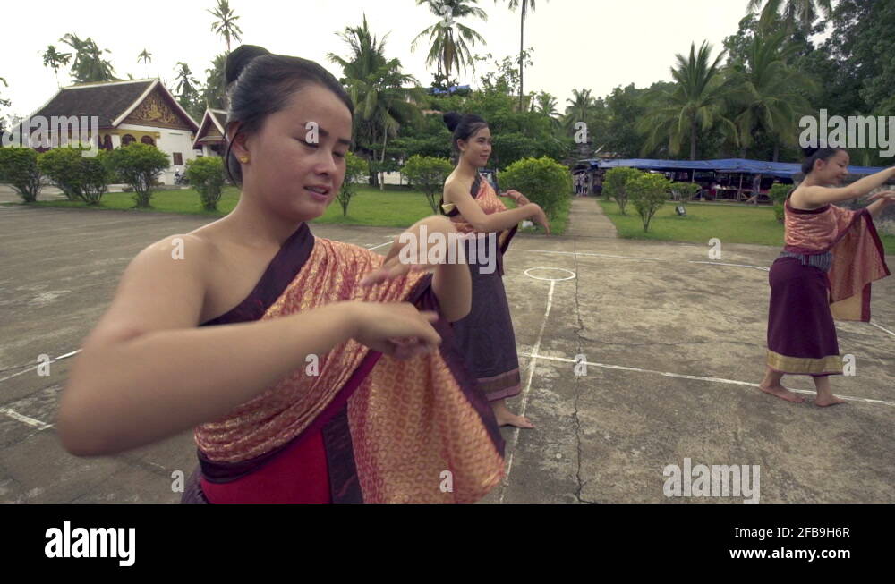 Traditional dancing girls Stock Videos & Footage - HD and 4K Video ...