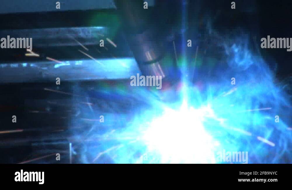 Worker welding Stock Videos & Footage - HD and 4K Video Clips - Alamy