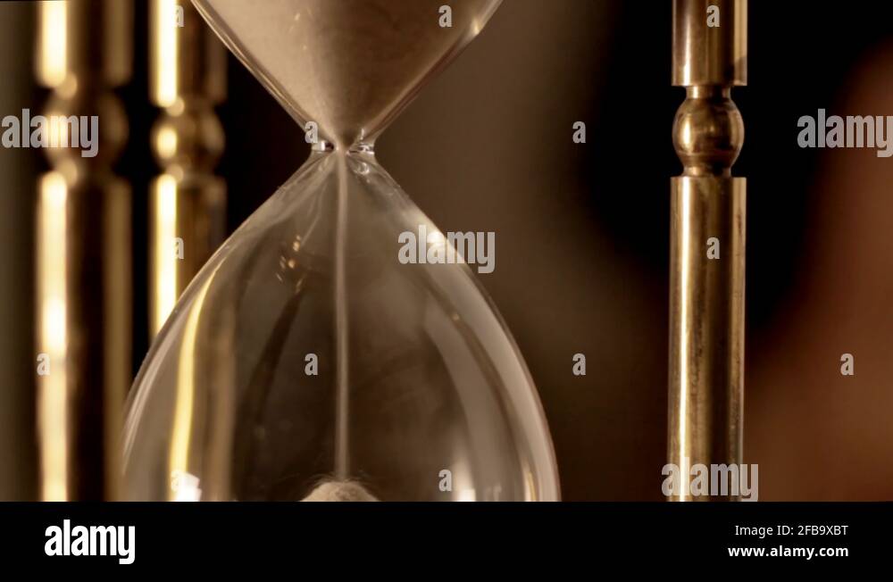 Hourglass for time tracking Stock Videos & Footage - HD and 4K Video ...