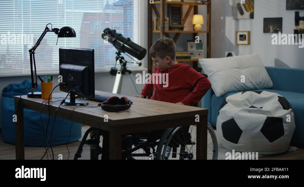 Disable computer Stock Videos & Footage - HD and 4K Video Clips - Alamy