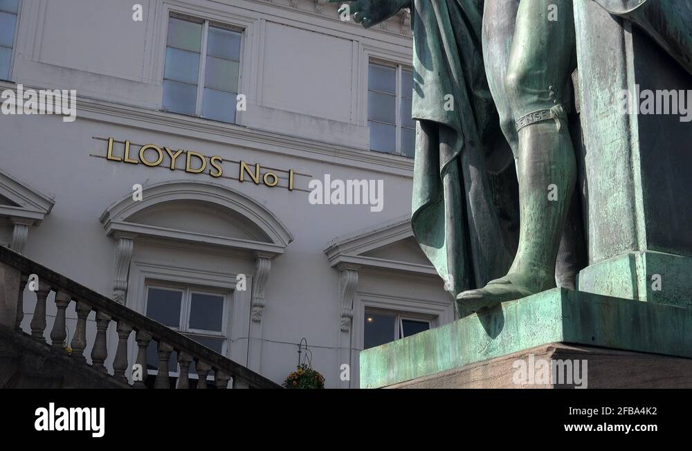 Statue town centre uk Stock Videos & Footage - HD and 4K Video Clips ...