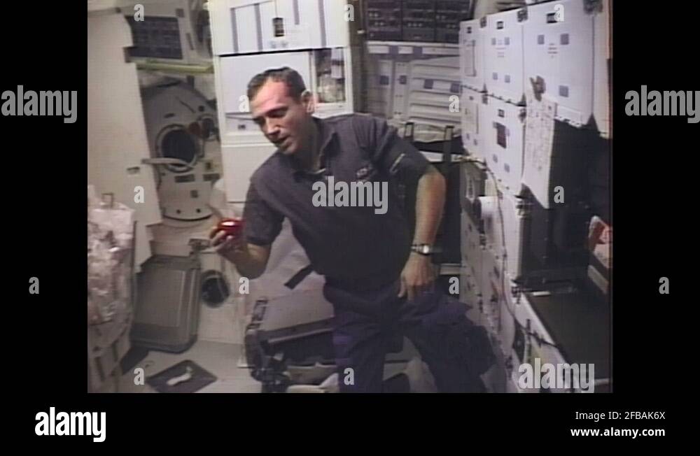 Falling astronaut Stock Videos & Footage - HD and 4K Video Clips - Alamy