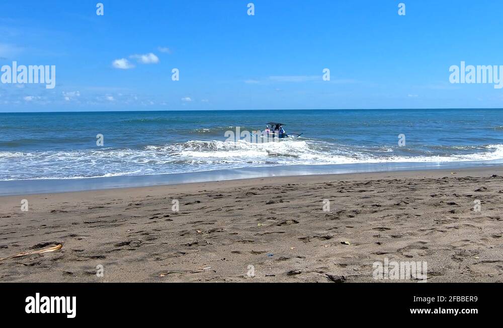 Wave hitting boat Stock Videos & Footage - HD and 4K Video Clips - Alamy