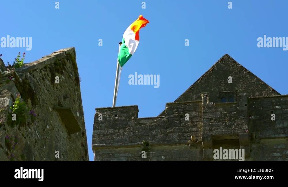 Full mast flag Stock Videos & Footage - HD and 4K Video Clips - Alamy
