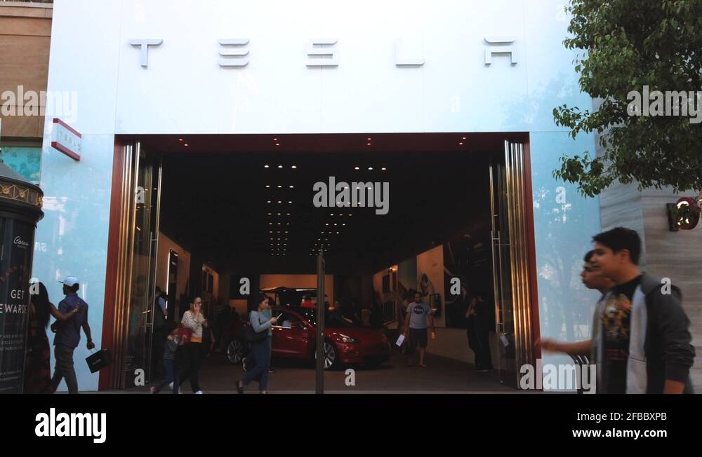 Tesla display mall Stock Videos & Footage - HD and 4K Video Clips - Alamy