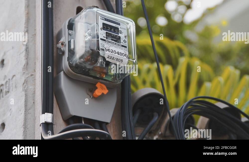 Utility pole install Stock Videos & Footage - HD and 4K Video Clips - Alamy
