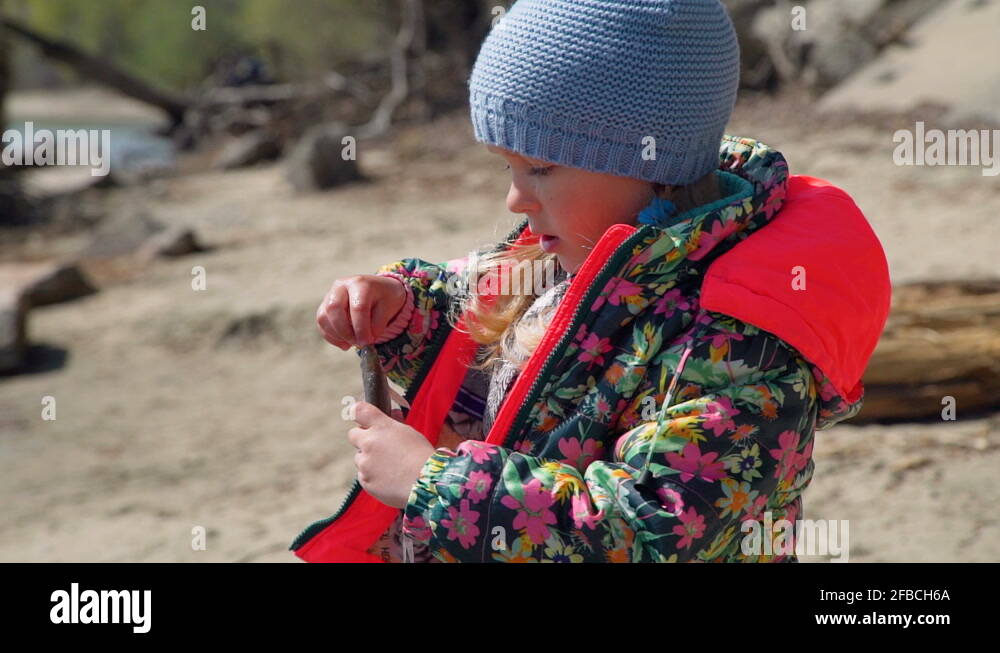 Happy little worm Stock Videos & Footage - HD and 4K Video Clips - Alamy