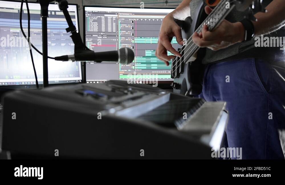 Pc screens Stock Videos & Footage - HD and 4K Video Clips - Alamy
