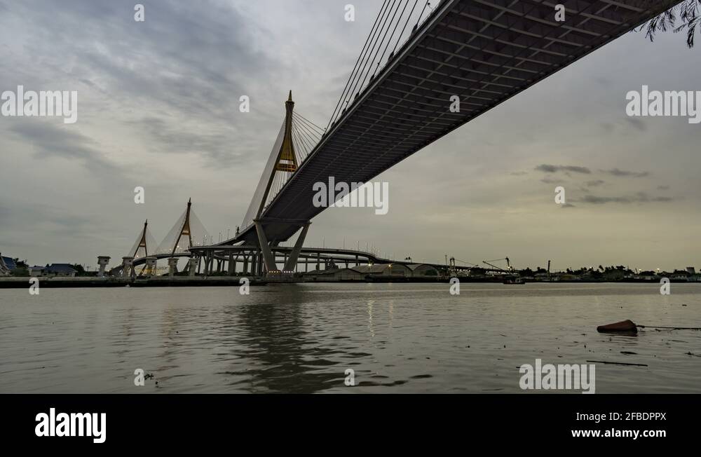 Bhumibol Bridge, Chao Phraya River Bridge Open many lights at night ...