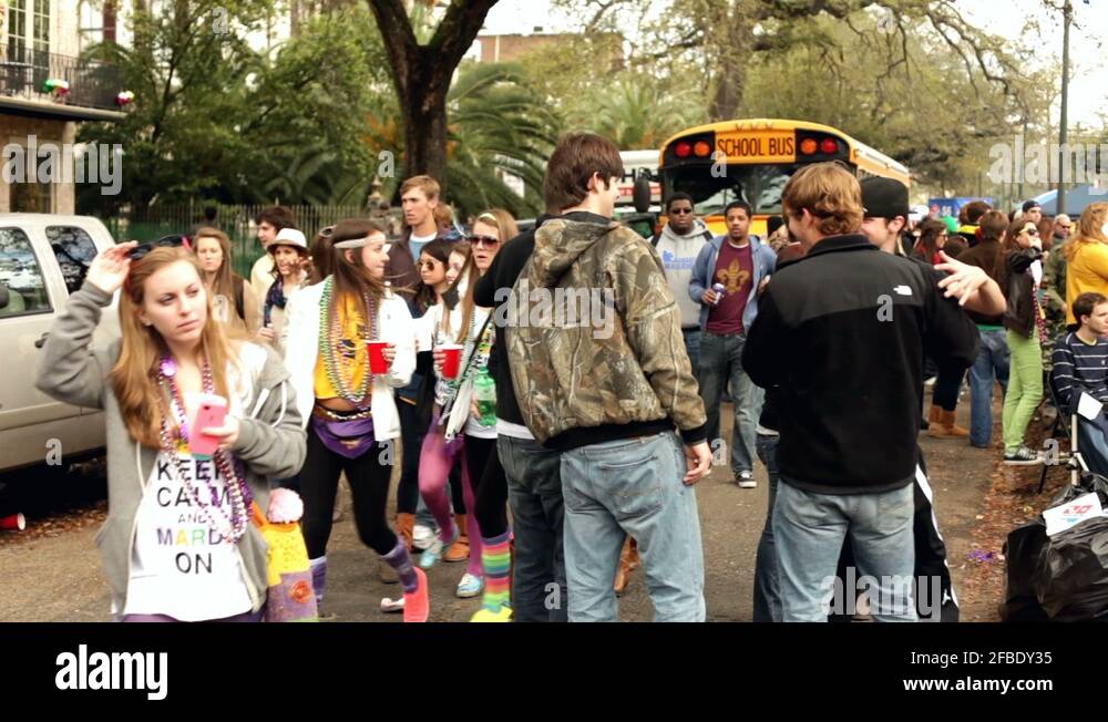 Students pushing bus Stock Videos & Footage - HD and 4K Video Clips - Alamy