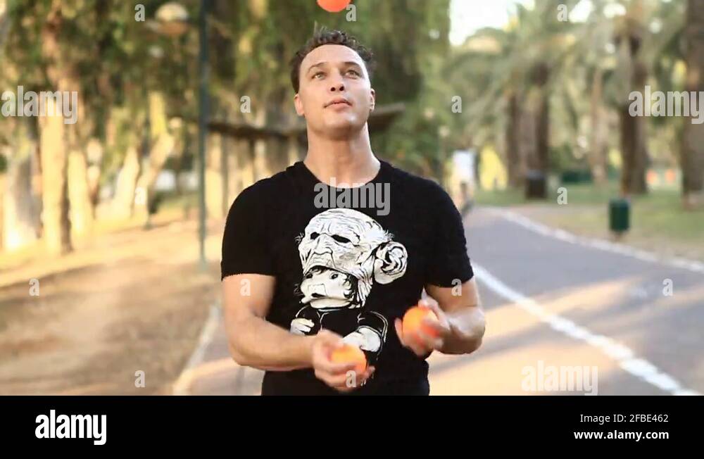 Toss juggling Stock Videos & Footage - HD and 4K Video Clips - Alamy