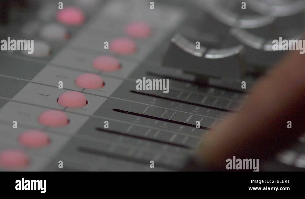 Sound pots Stock Videos & Footage - HD and 4K Video Clips - Alamy