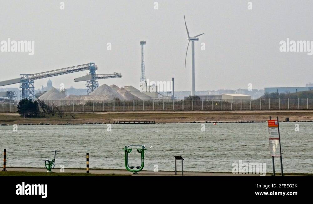 Power port Stock Videos & Footage - HD and 4K Video Clips - Alamy