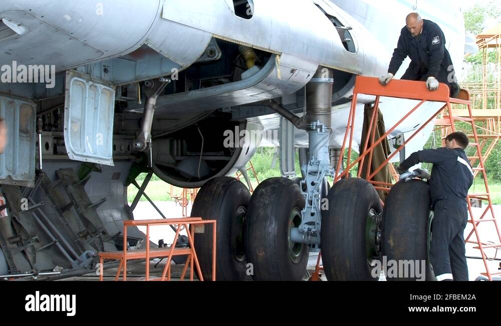 Aircraft main landing gear Stock Videos & Footage - HD and 4K Video ...
