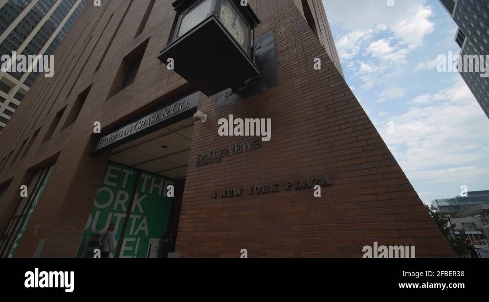 Four New York Plaza building in downtown Manhattan. Home of JP Morgan ...
