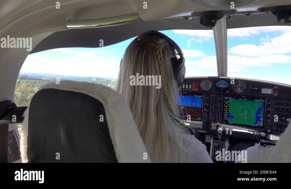 Female pilot flying Stock Videos & Footage - HD and 4K Video Clips - Alamy