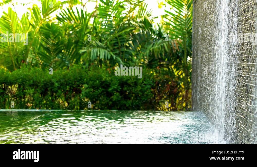 Garden water feature Stock Videos & Footage - HD and 4K Video Clips - Alamy