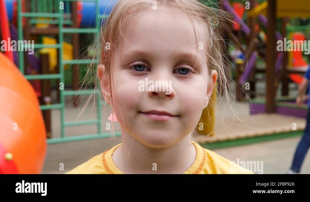 Girl clap hands Stock Videos & Footage - HD and 4K Video Clips - Alamy