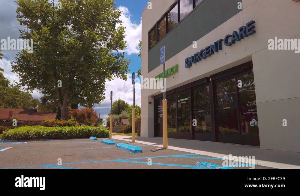 Urgent care building Stock Videos & Footage - HD and 4K Video Clips - Alamy