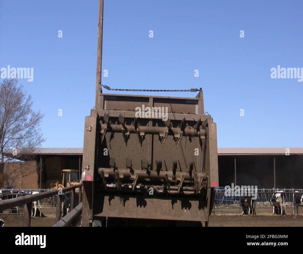 Loading manure Stock Videos & Footage - HD and 4K Video Clips - Alamy