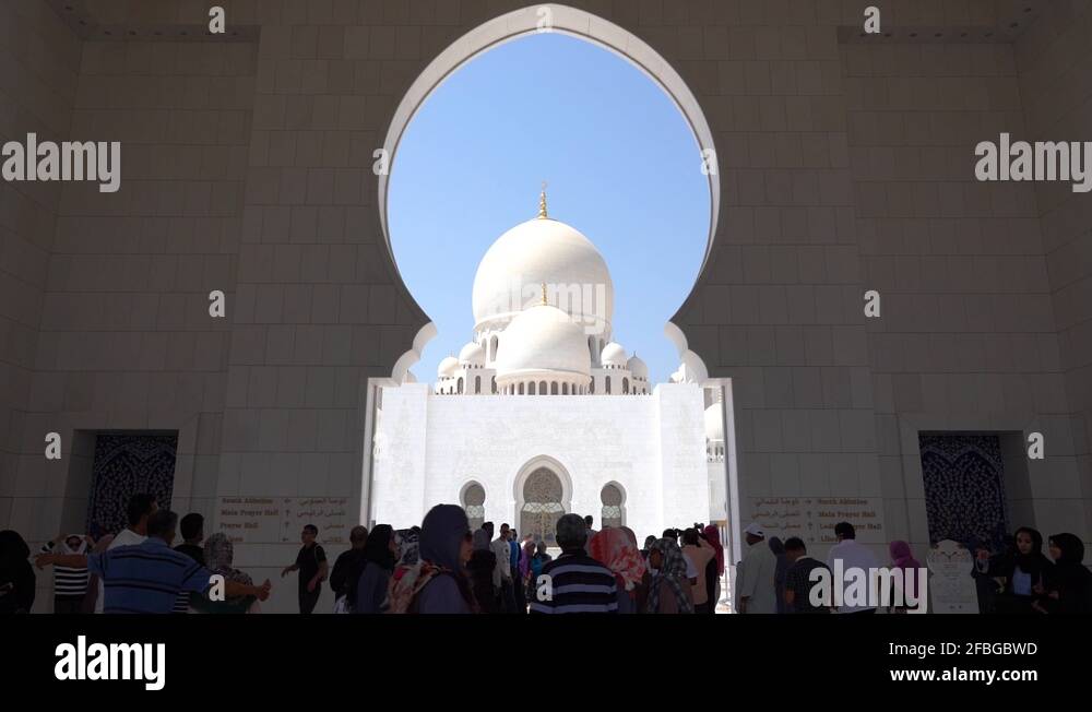 People praying at the grand mosque Stock Videos & Footage - HD and 4K ...