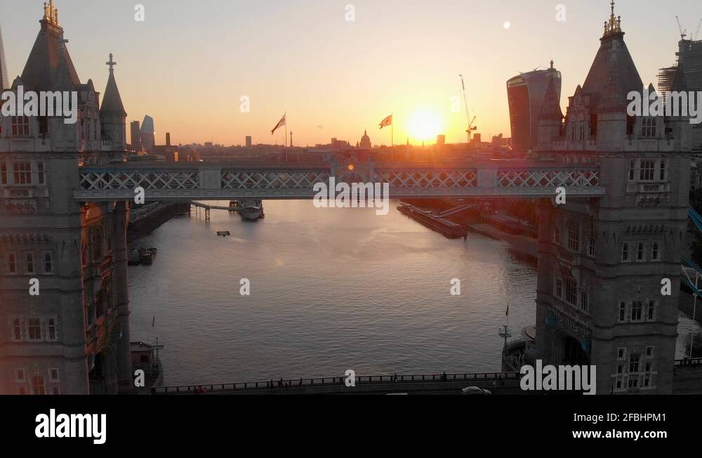 Tower bridge sunrise Stock Videos & Footage - HD and 4K Video Clips - Alamy