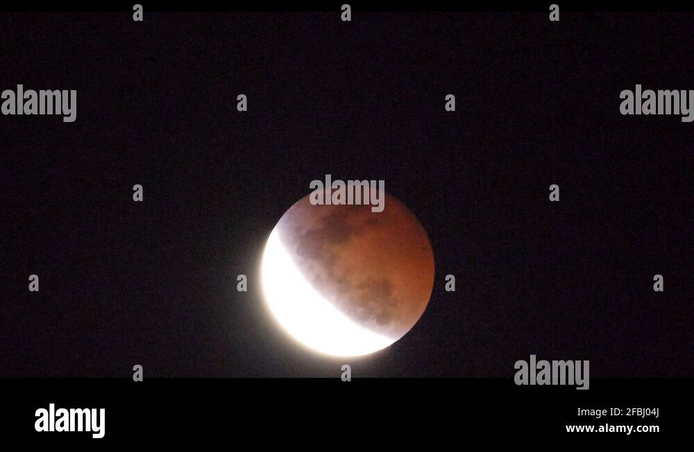 Total lunar eclipse Stock Videos & Footage - HD and 4K Video Clips - Alamy