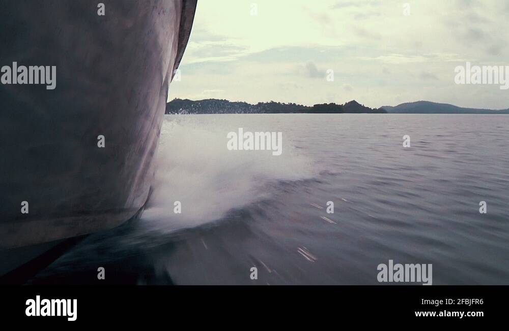 Water splashin off boat port side - POV going at full throttle in the ...