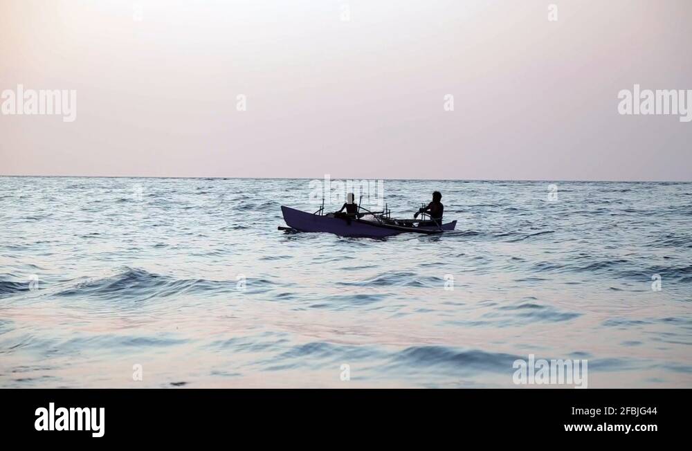 Men rowing boat Stock Videos & Footage - HD and 4K Video Clips - Alamy