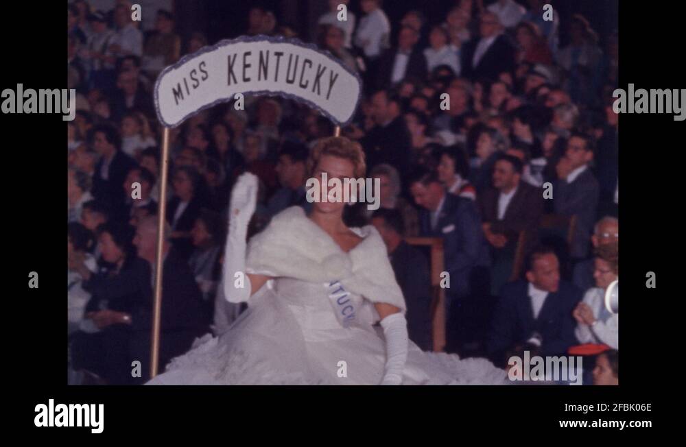 Miss pageant float Stock Videos & Footage - HD and 4K Video Clips - Alamy