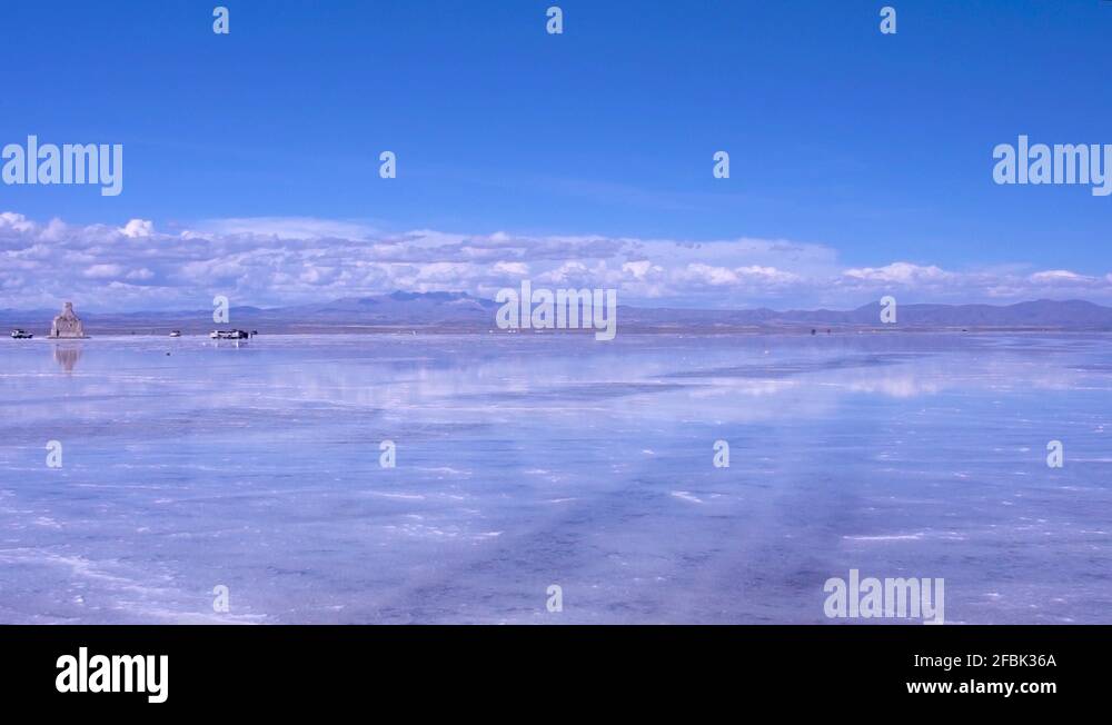 Uyuni salt pan Stock Videos & Footage - HD and 4K Video Clips - Alamy