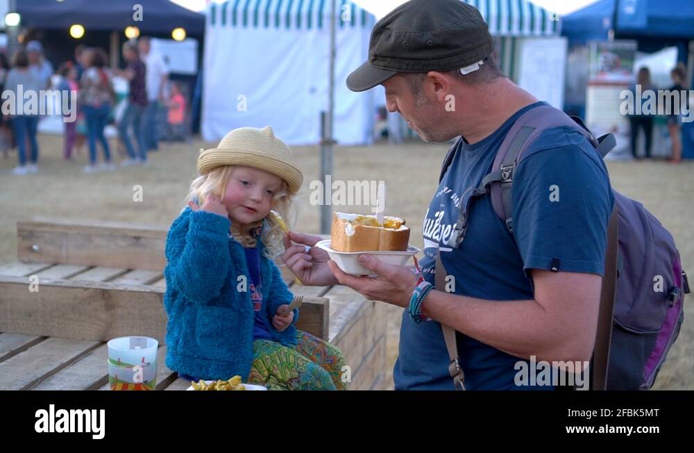 Fry up and family Stock Videos & Footage - HD and 4K Video Clips - Alamy