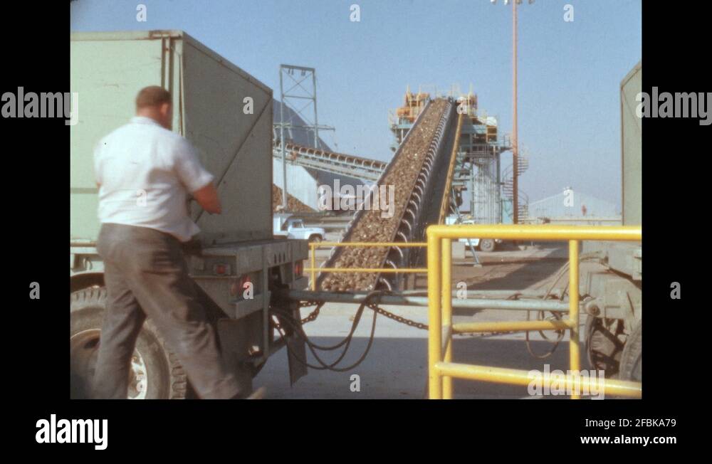 Conveyor silo silos Stock Videos & Footage - HD and 4K Video Clips - Alamy