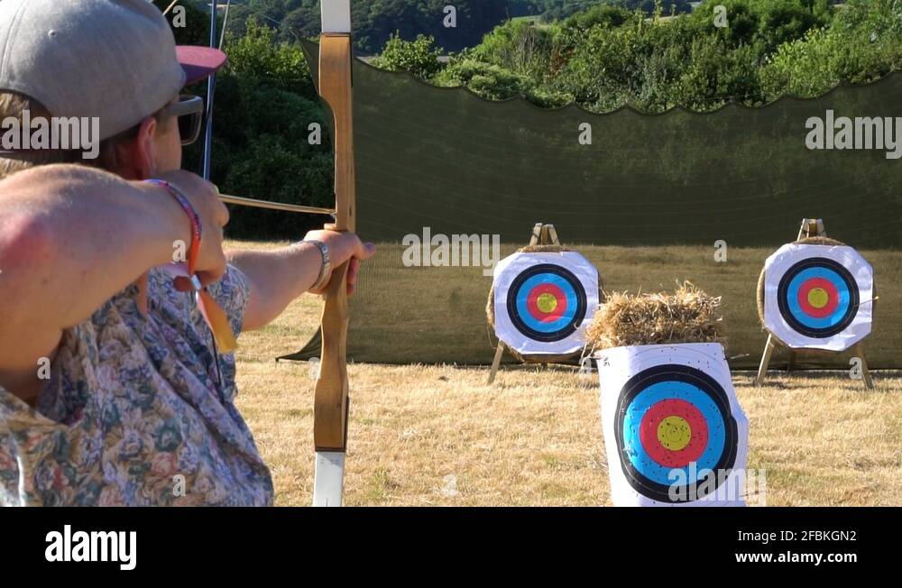 Firing an arrow Stock Videos & Footage - HD and 4K Video Clips - Alamy