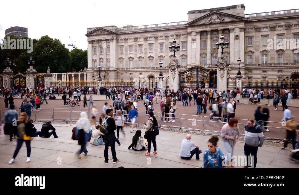 Buckingham palace london england uk Stock Videos & Footage - HD and 4K ...